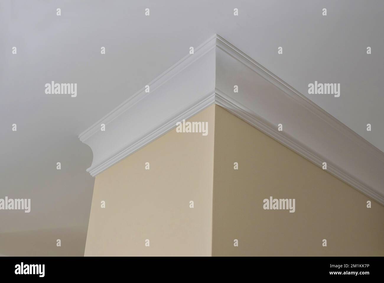 Ceiling moldings in the interior intricate corner Stock Photo - Alamy