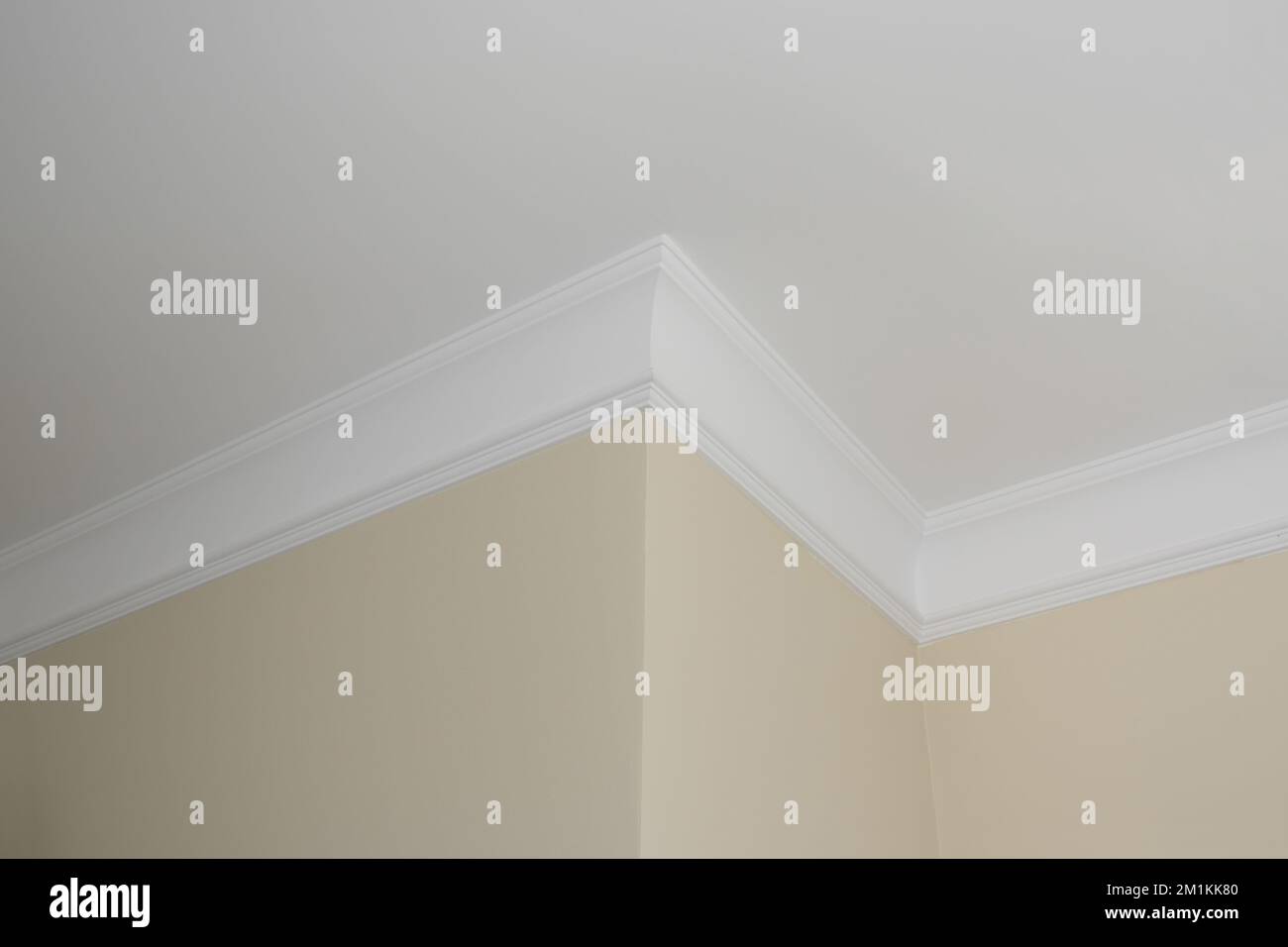 Cornice ceiling hi-res stock photography and images - Alamy
