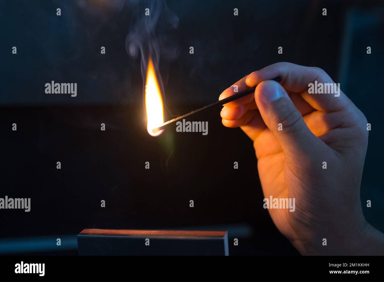 Rubbing match stick hi-res stock photography and images - Alamy