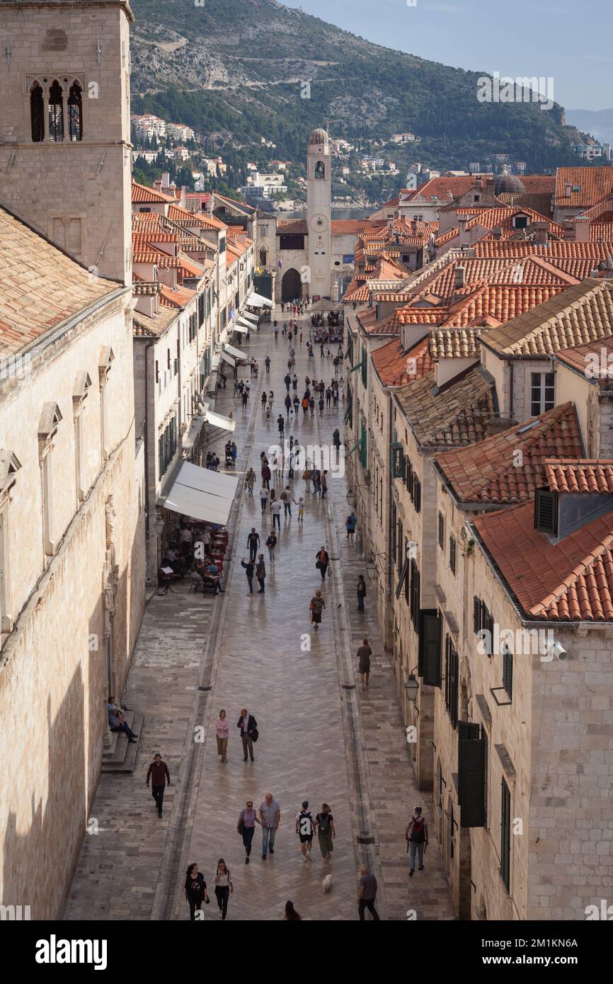 Pedestrian zone of Dubrovnik Stock Photo - Alamy