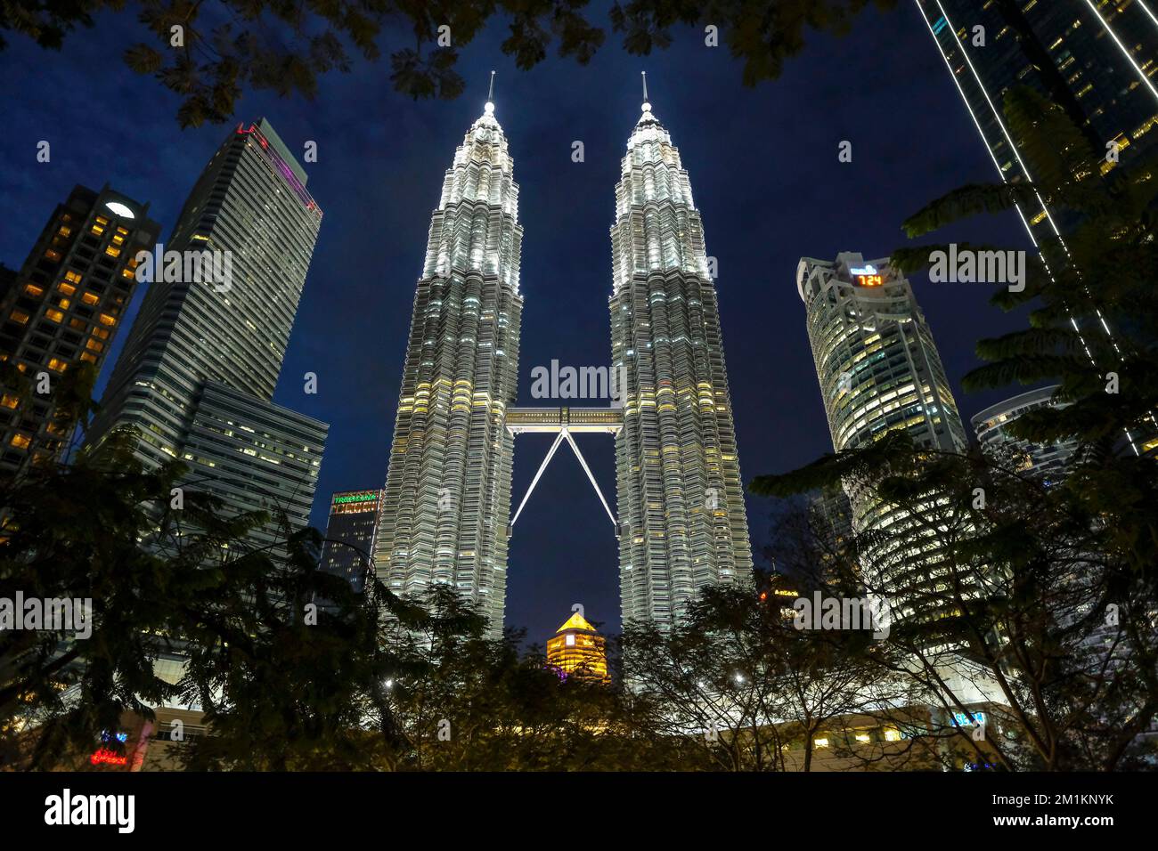 88 story towers hi-res stock photography and images - Alamy