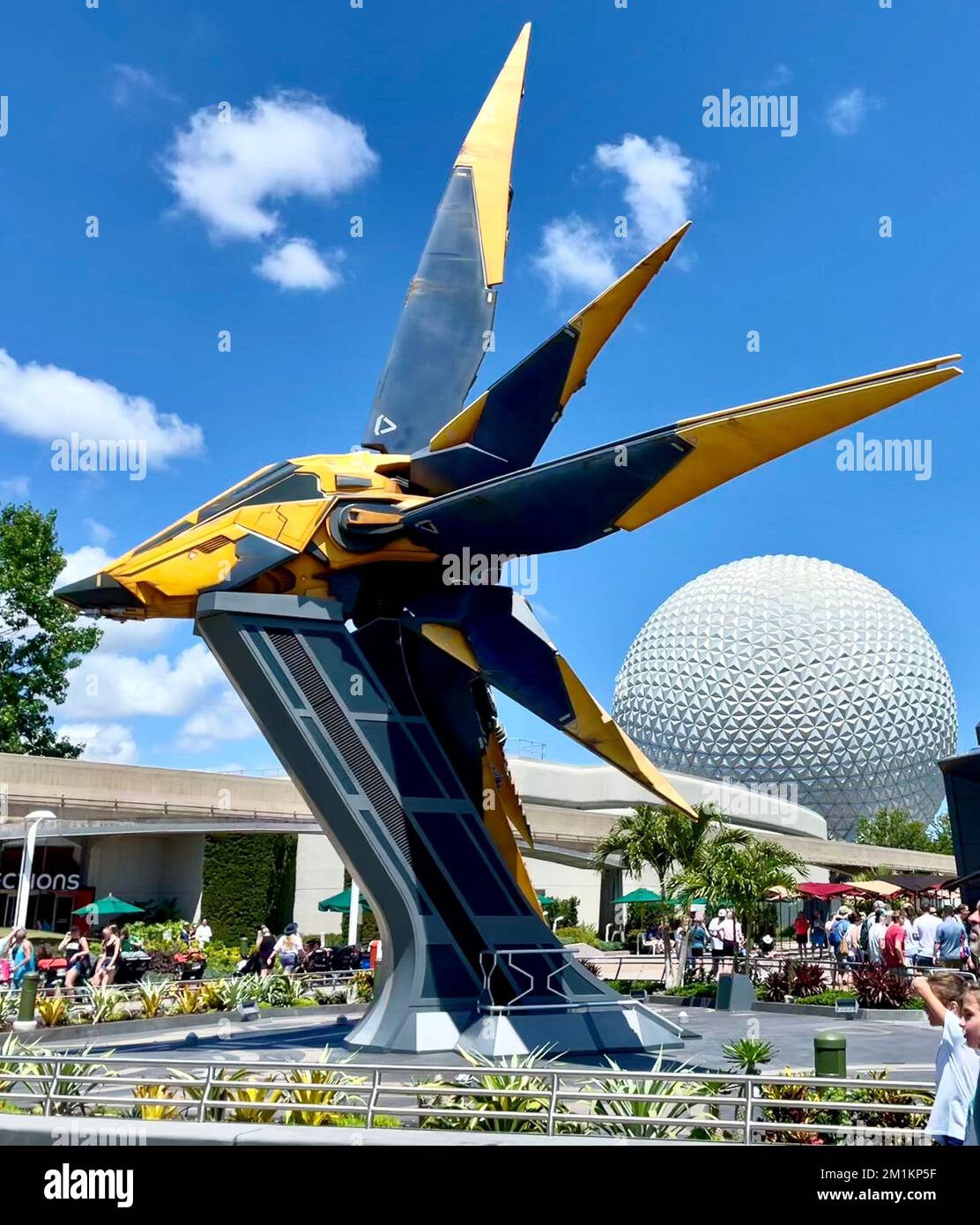 Outside the Gardens of the Galaxy roller coaster, Cosmic Rewind. Star ...