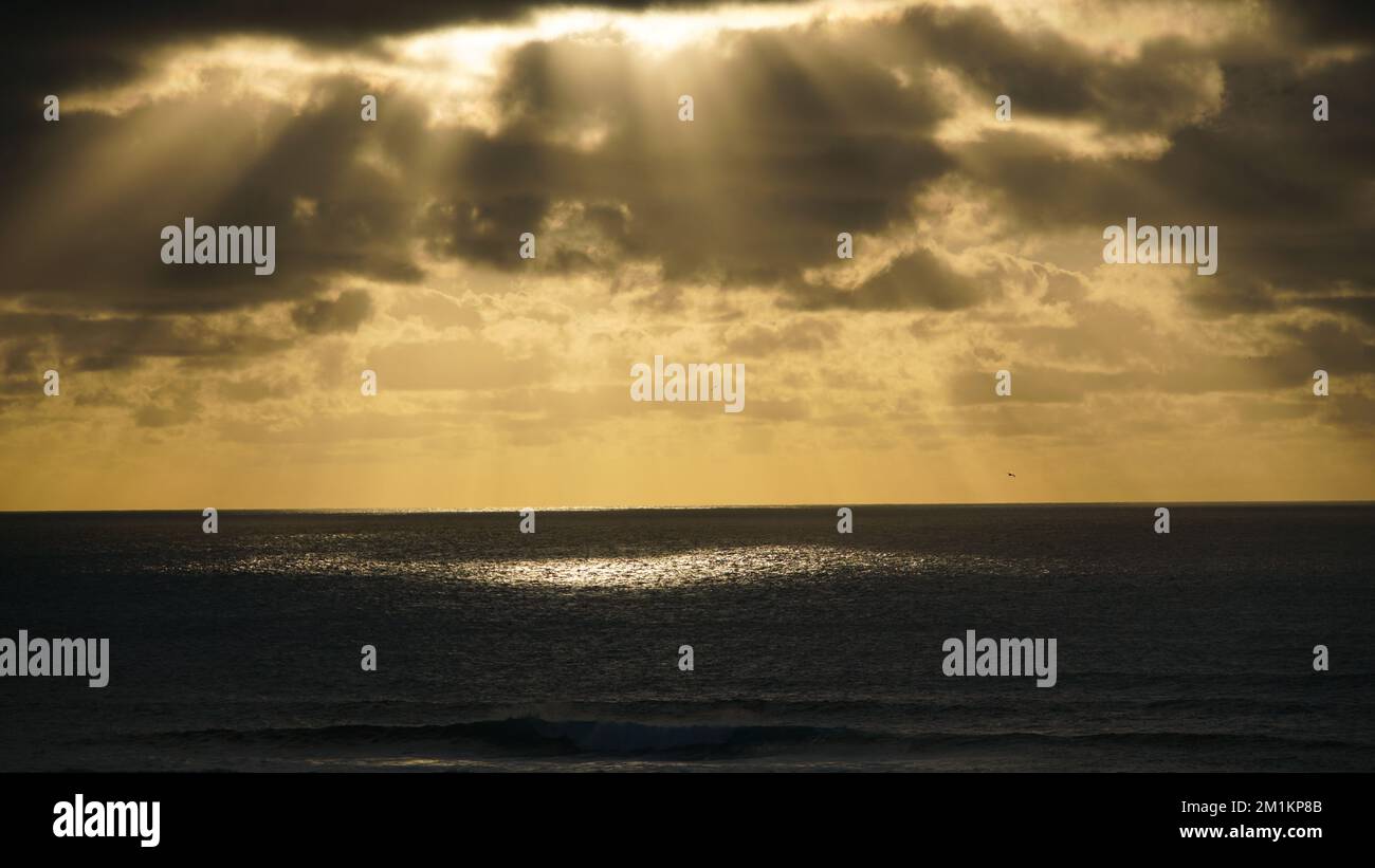 Crepuscular rays ocean hi-res stock photography and images - Alamy