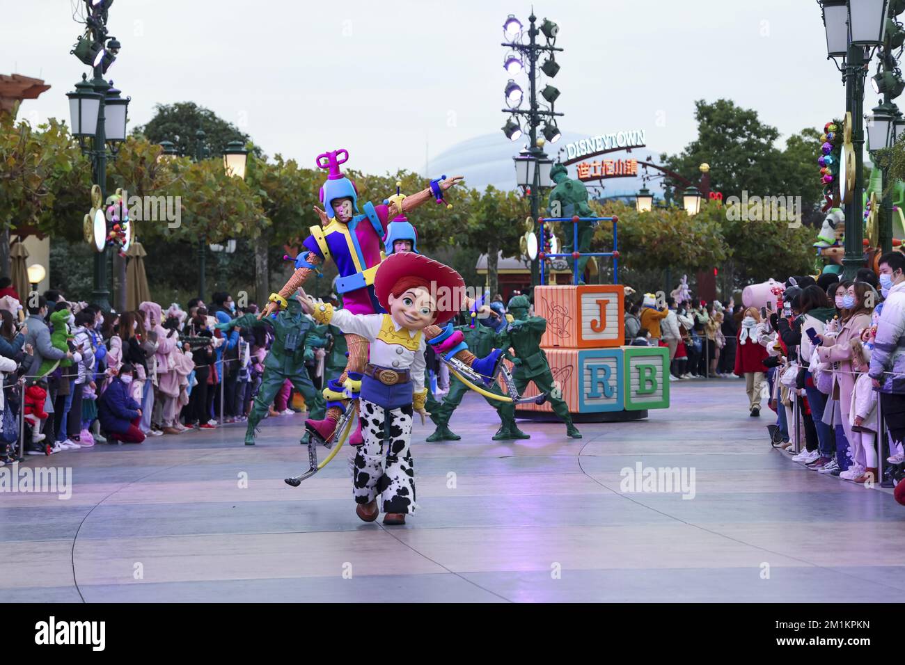 Wonderful parade performance in Shanghai Disneyland, Shanghai, China ...