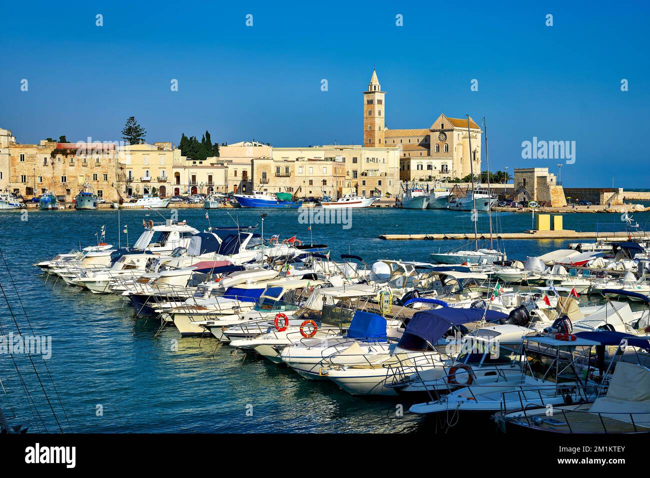 Trani harbour italy hi-res stock photography and images - Alamy