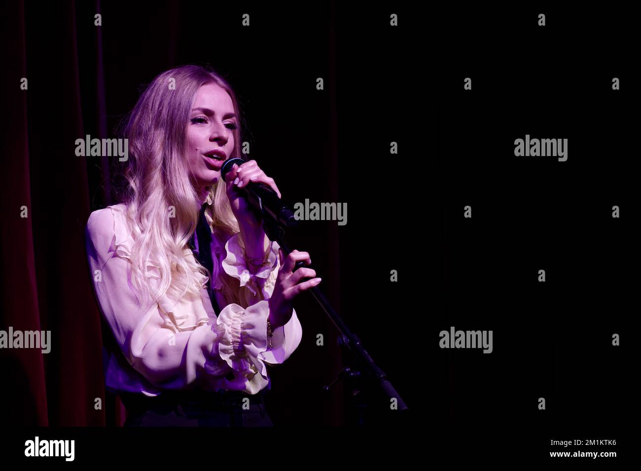 Paris, France. 12th Dec, 2022. Singer Violaine performs on the Casino ...