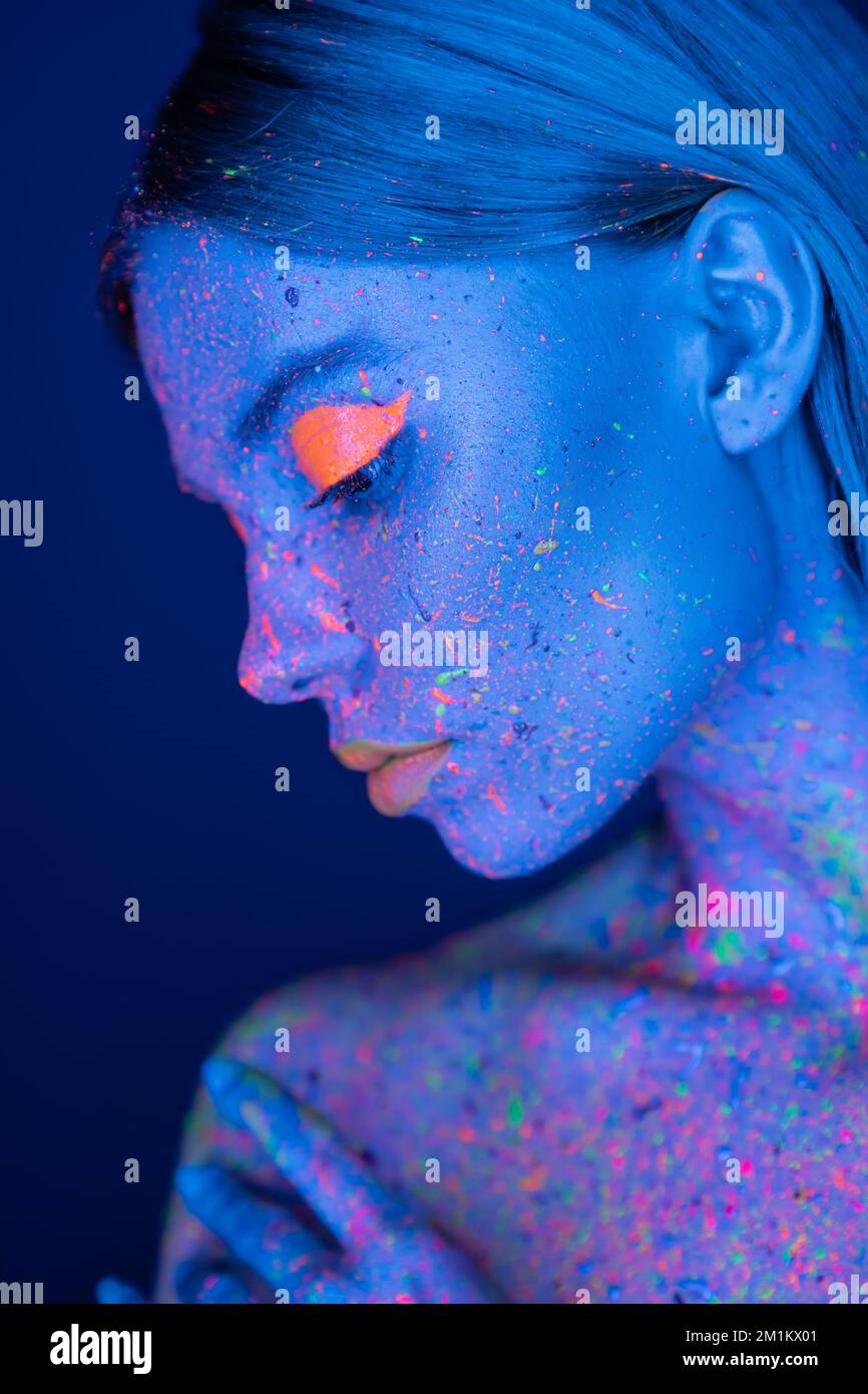 Beautiful woman profile neon hi-res stock photography and images - Alamy