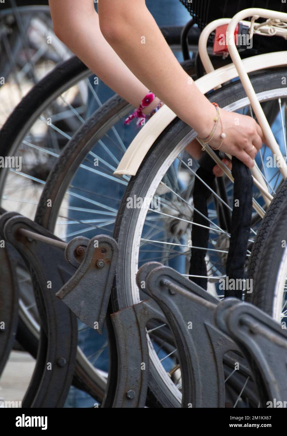 Bicycle thieves bicycle thief hi-res stock photography and images - Alamy