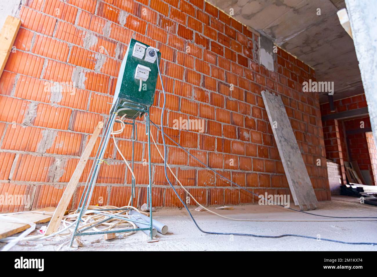 Distribution panel with Industrial multiphase power plugs and sockets ...