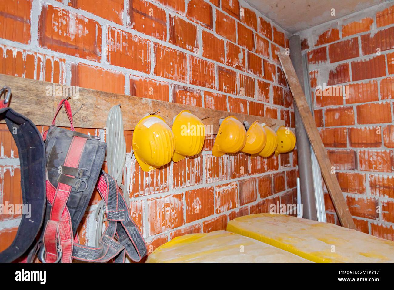Construction workers lineup hi-res stock photography and images - Alamy
