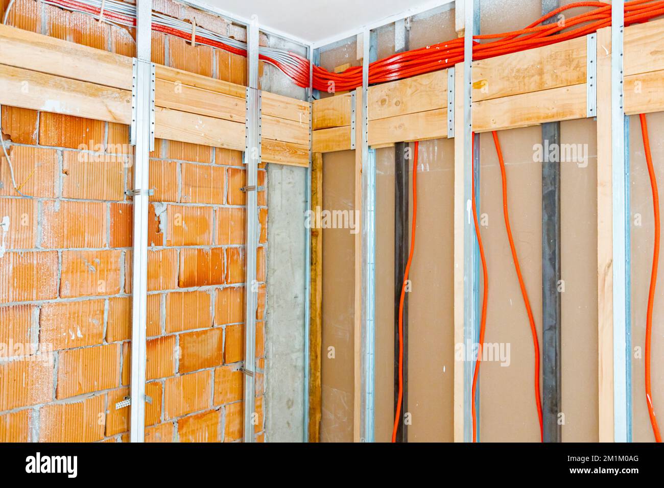 Installation of partition walls hi-res stock photography and images - Alamy