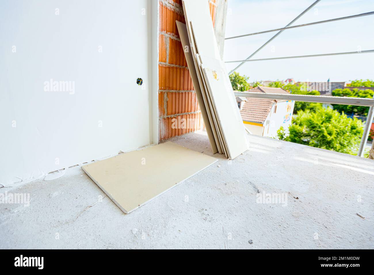 Installation of partition walls hi-res stock photography and images - Alamy