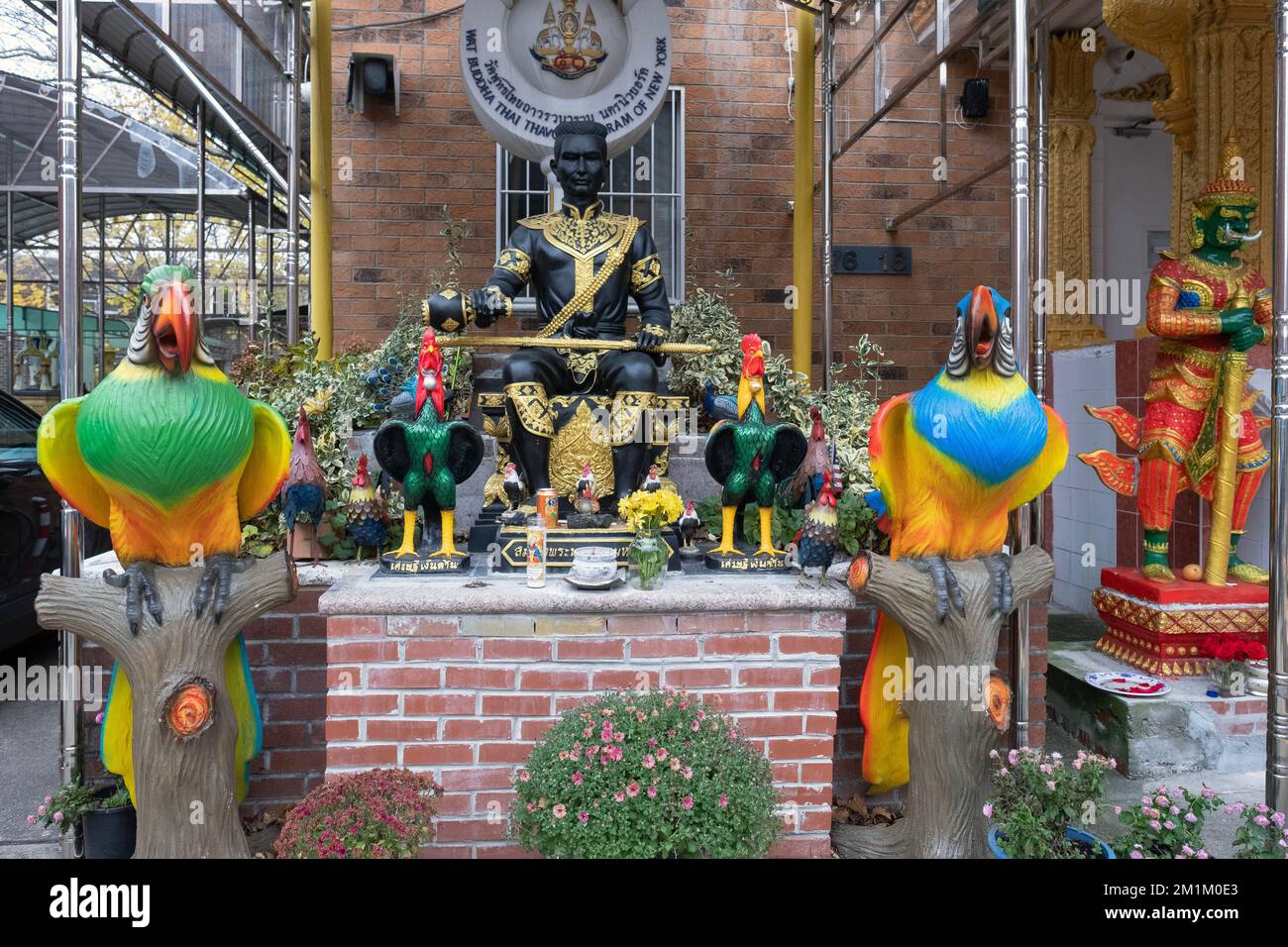 The ornate exterior of the Wat Buddah Thai Thavorn Vanaram temple in ...