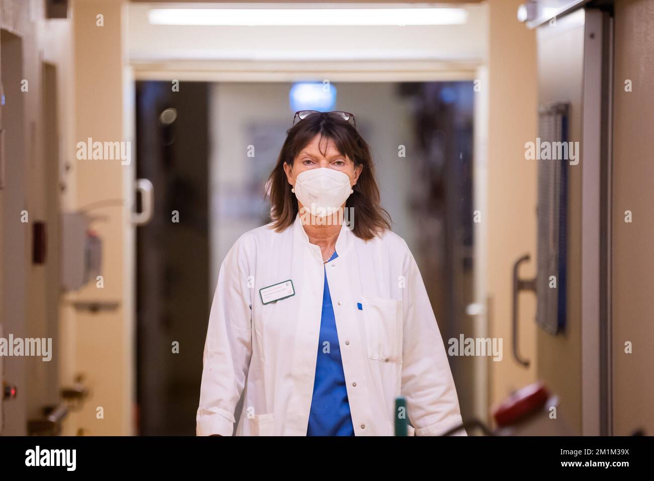 Berlin, Germany. 13th Dec, 2022. Beatrix Schmidt, chief physician of ...