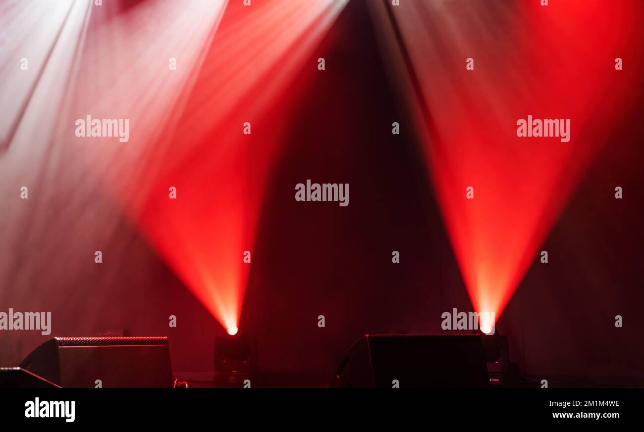 Red spotlight glow hi-res stock photography and images - Alamy