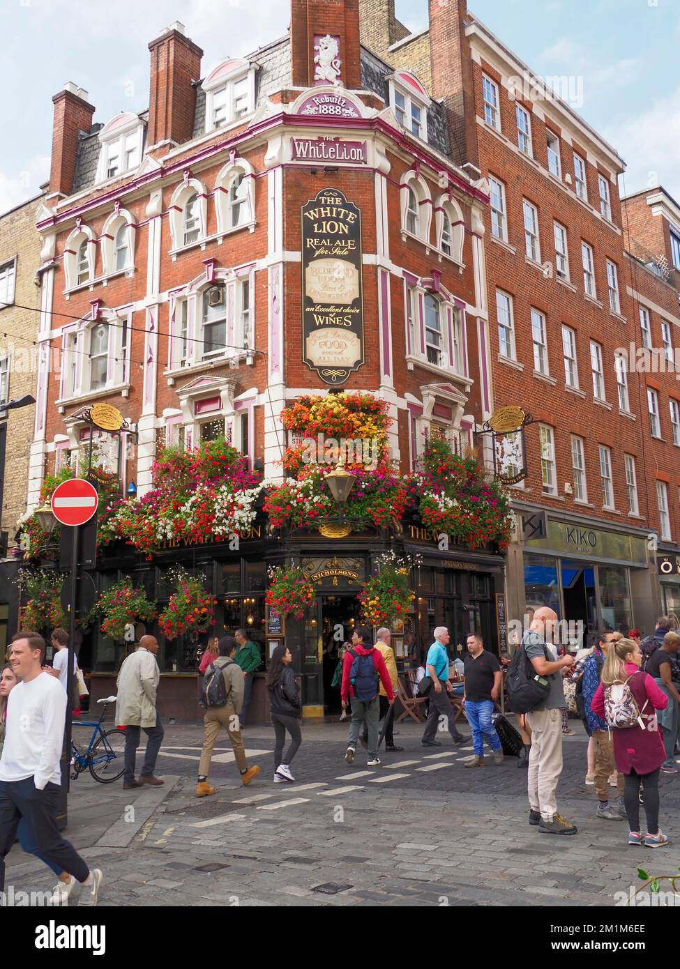 the White Lion public house, James Street, Covent Garden, London ...