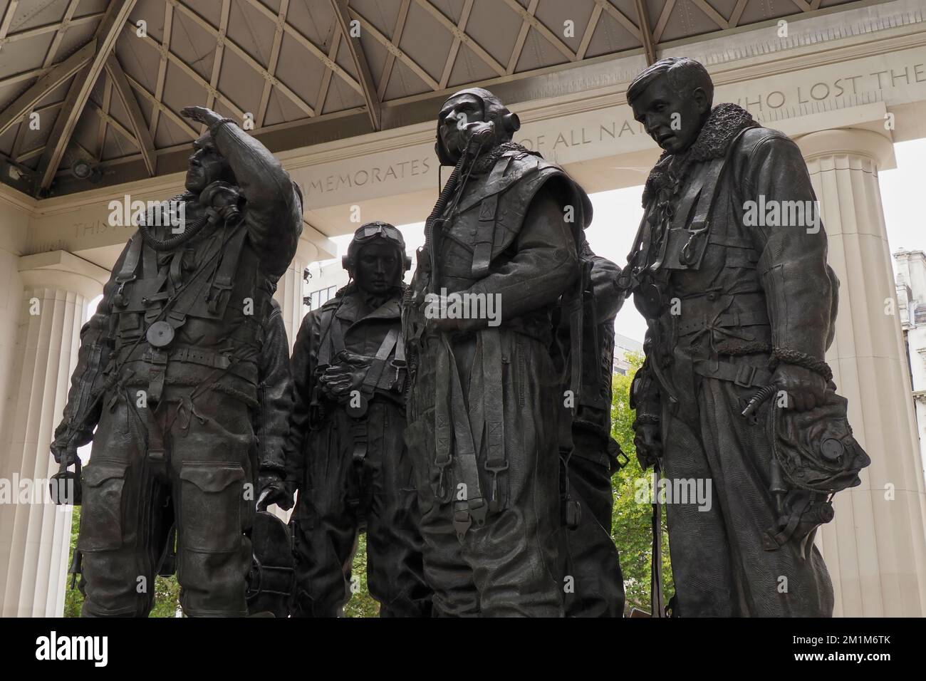 Bomber Command Memorial by sculptor Philip Jackson, Green Park ,London ...