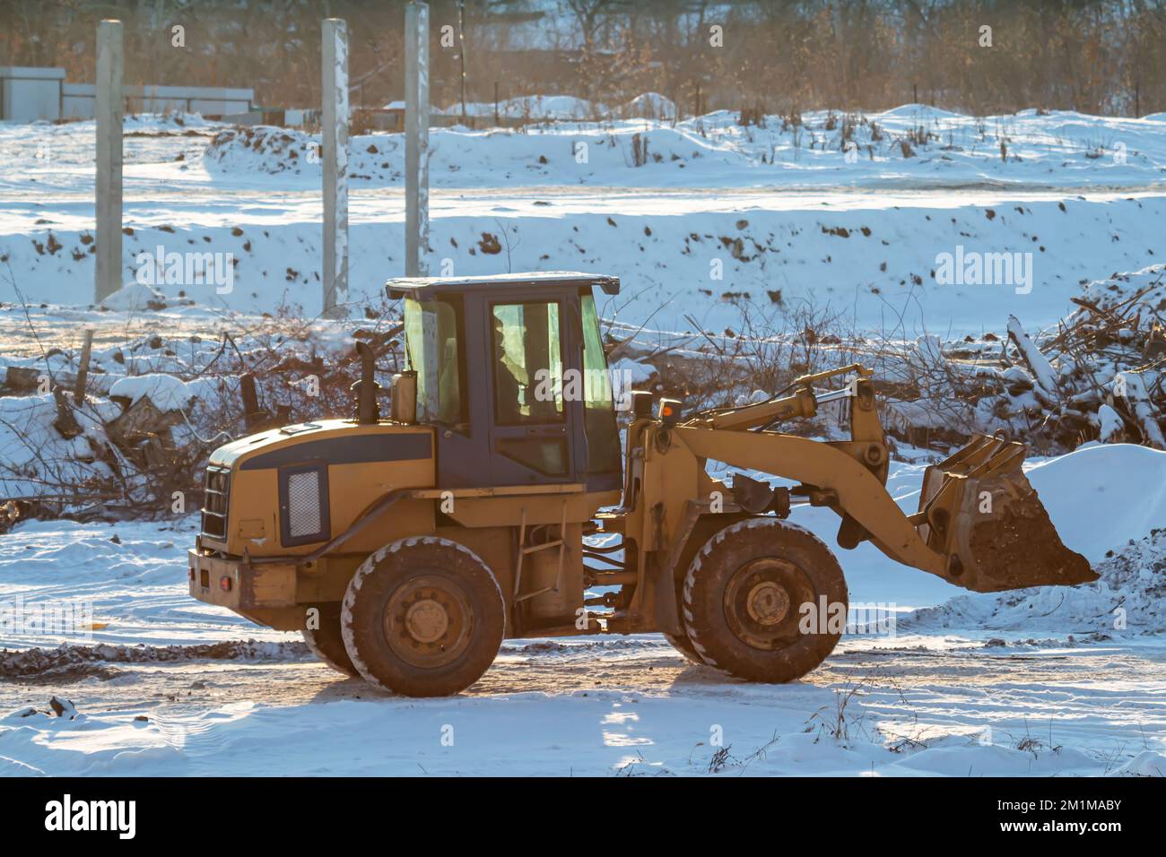Yellow front loader hi-res stock photography and images - Alamy
