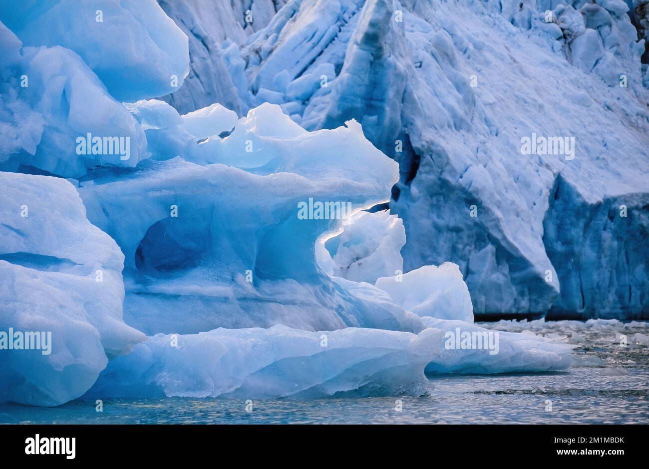 Ice floe floats in water hi-res stock photography and images - Alamy