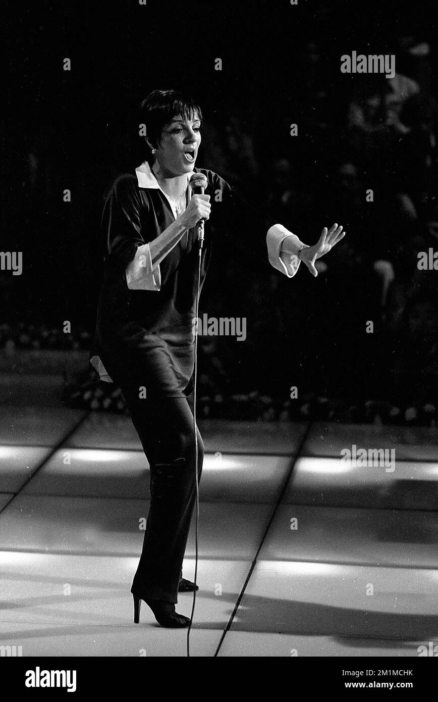 Liza Minnelli, American singer, performs in Buenos Aires, Argentina ...