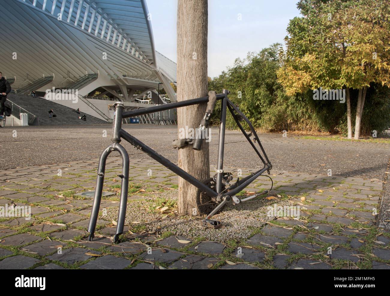 Missing wheels hi-res stock photography and images - Alamy