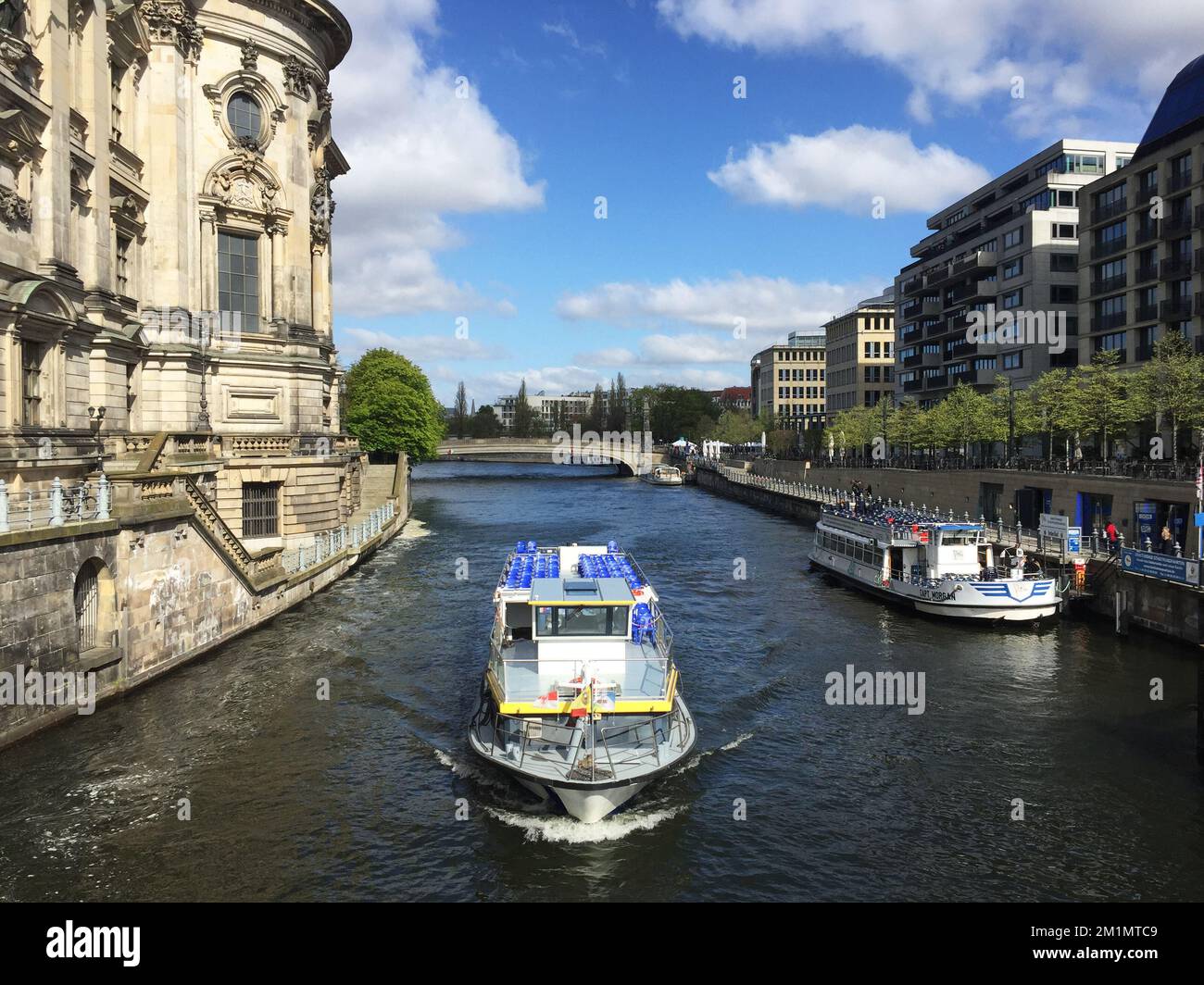 Berlin sky hi-res stock photography and images - Alamy