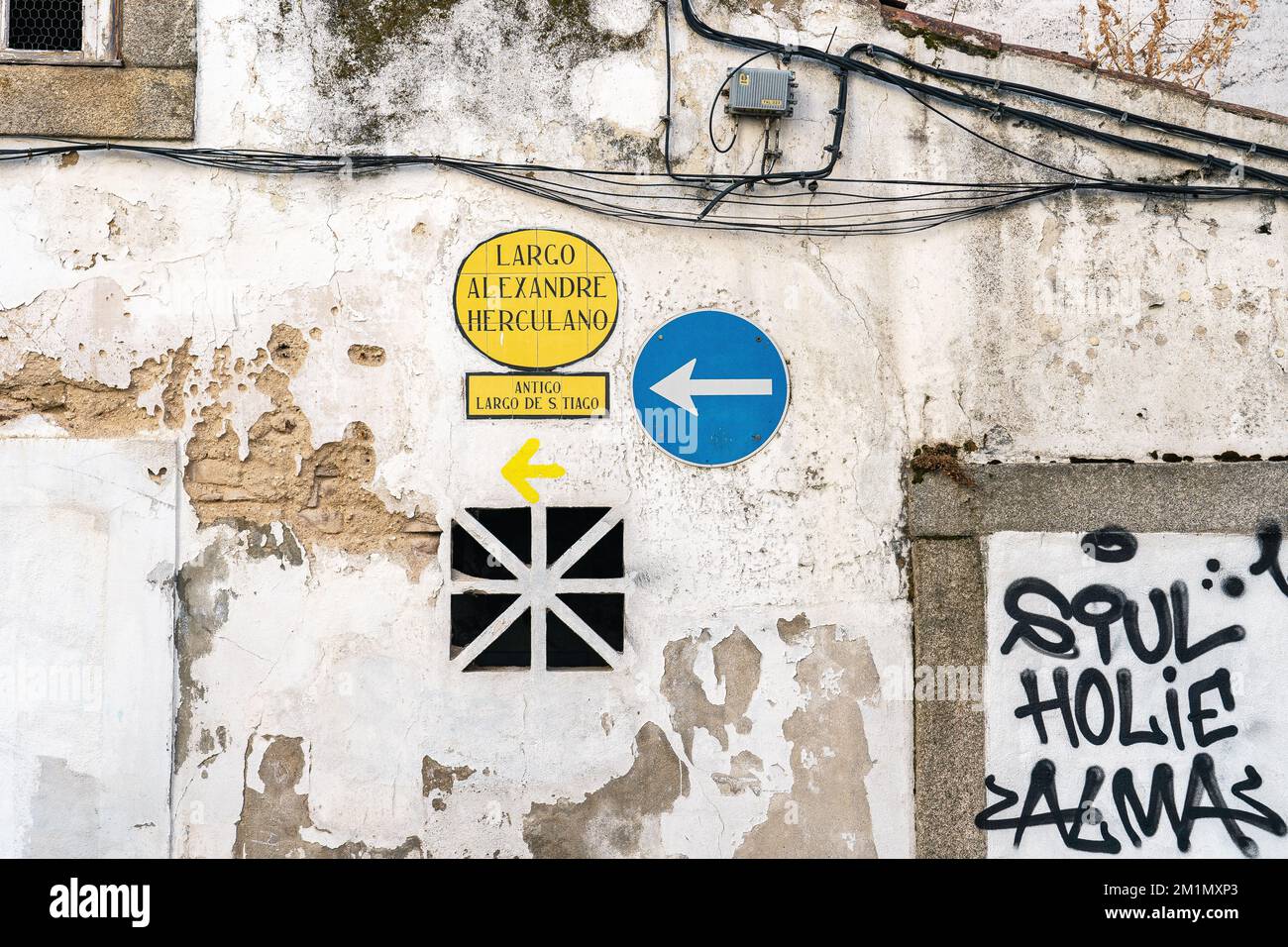 Signalisation blanche hi-res stock photography and images - Alamy