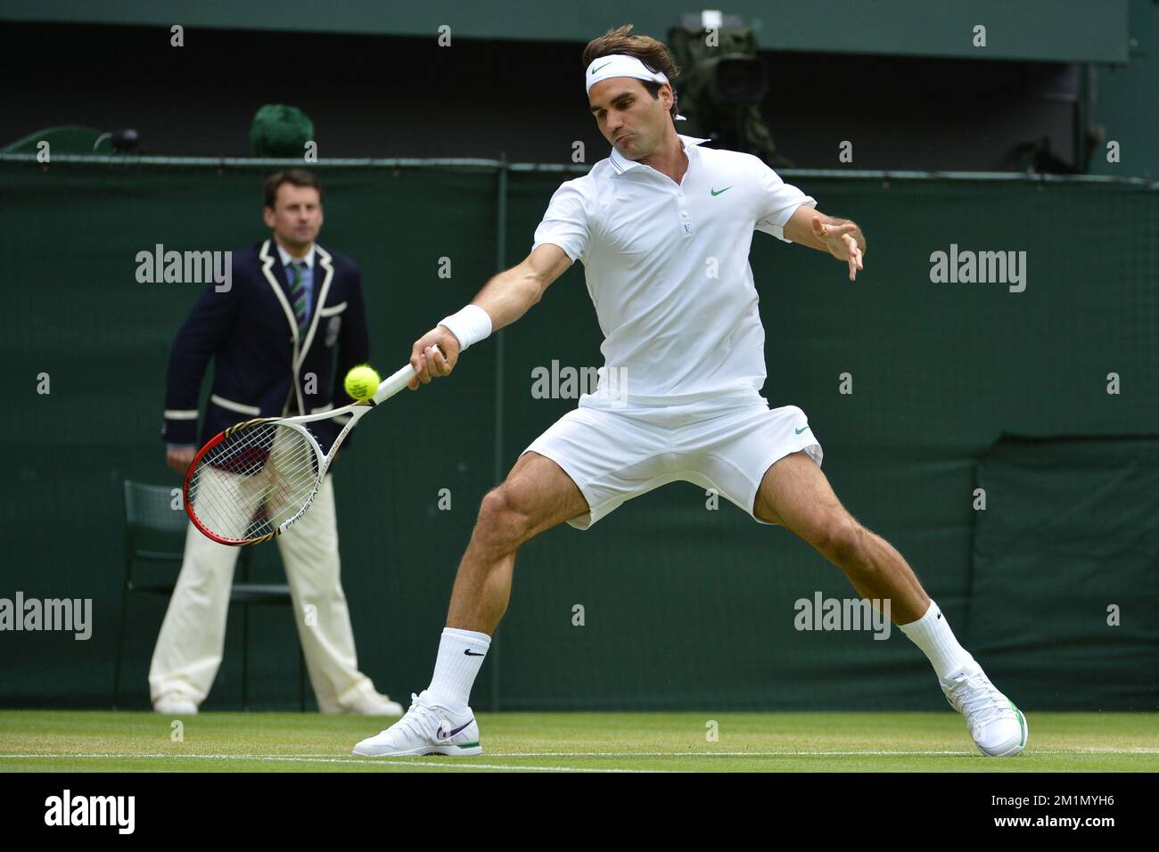 20120702 - LONDON, UNITED KINGDOM: Swiss Roger Federer plays a forehand ...