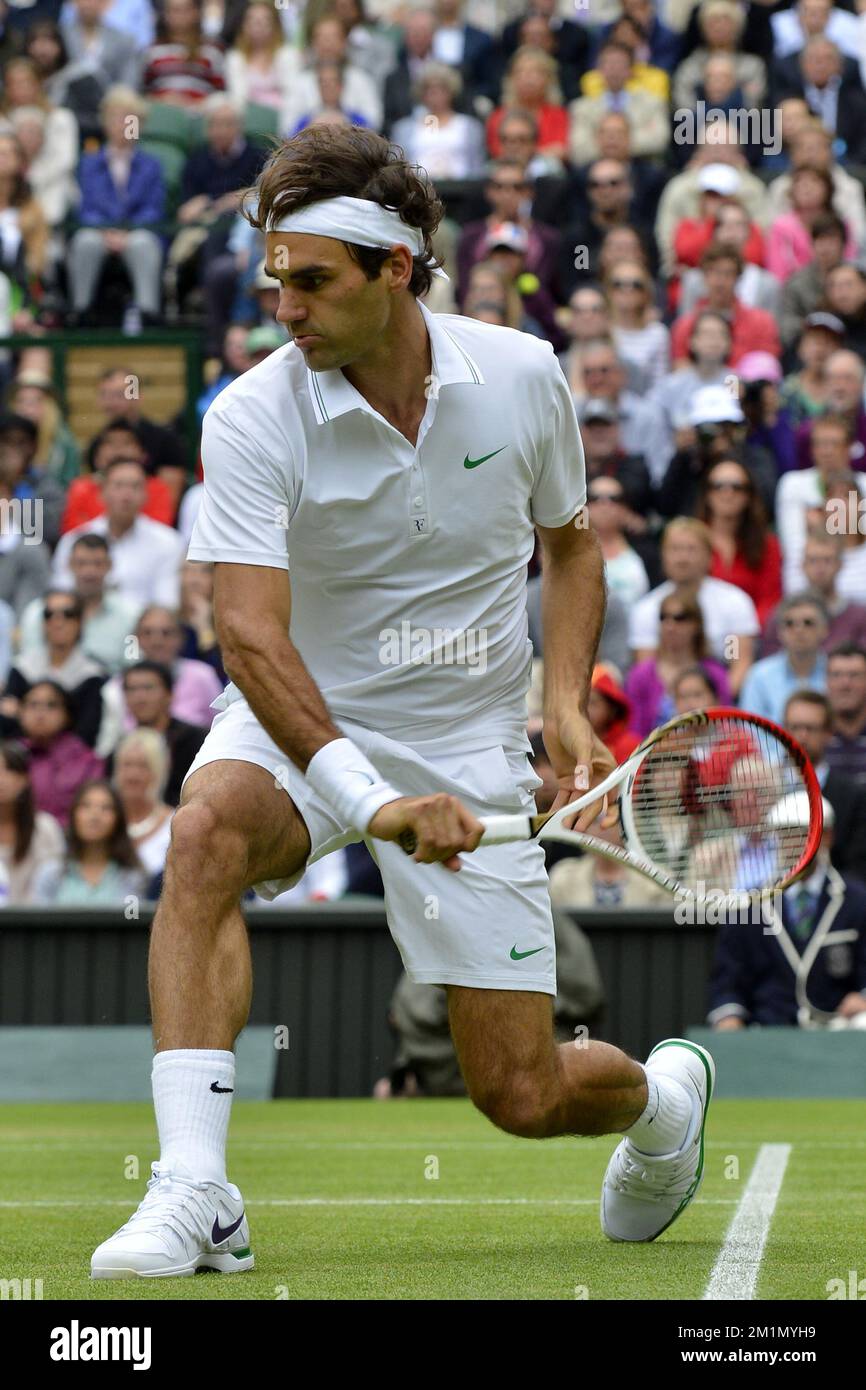 20120702 - LONDON, UNITED KINGDOM: Swiss Roger Federer plays a backhand ...