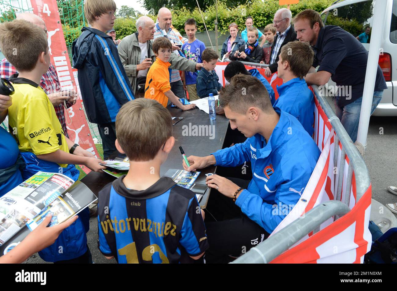 European football club signs hi-res stock photography and images - Alamy