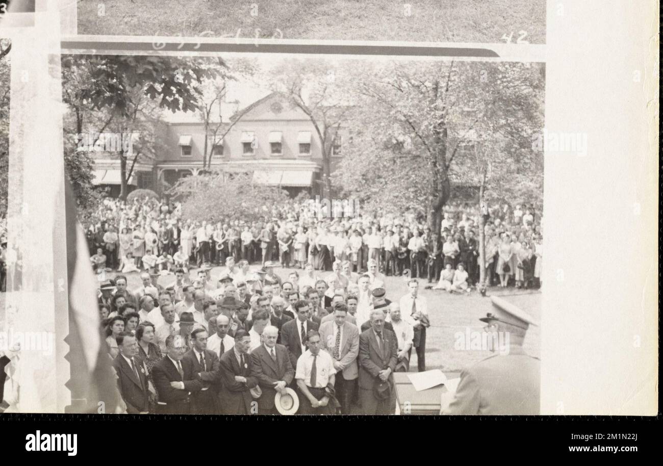 Audience at military ceremony , Military parades & ceremonies ...