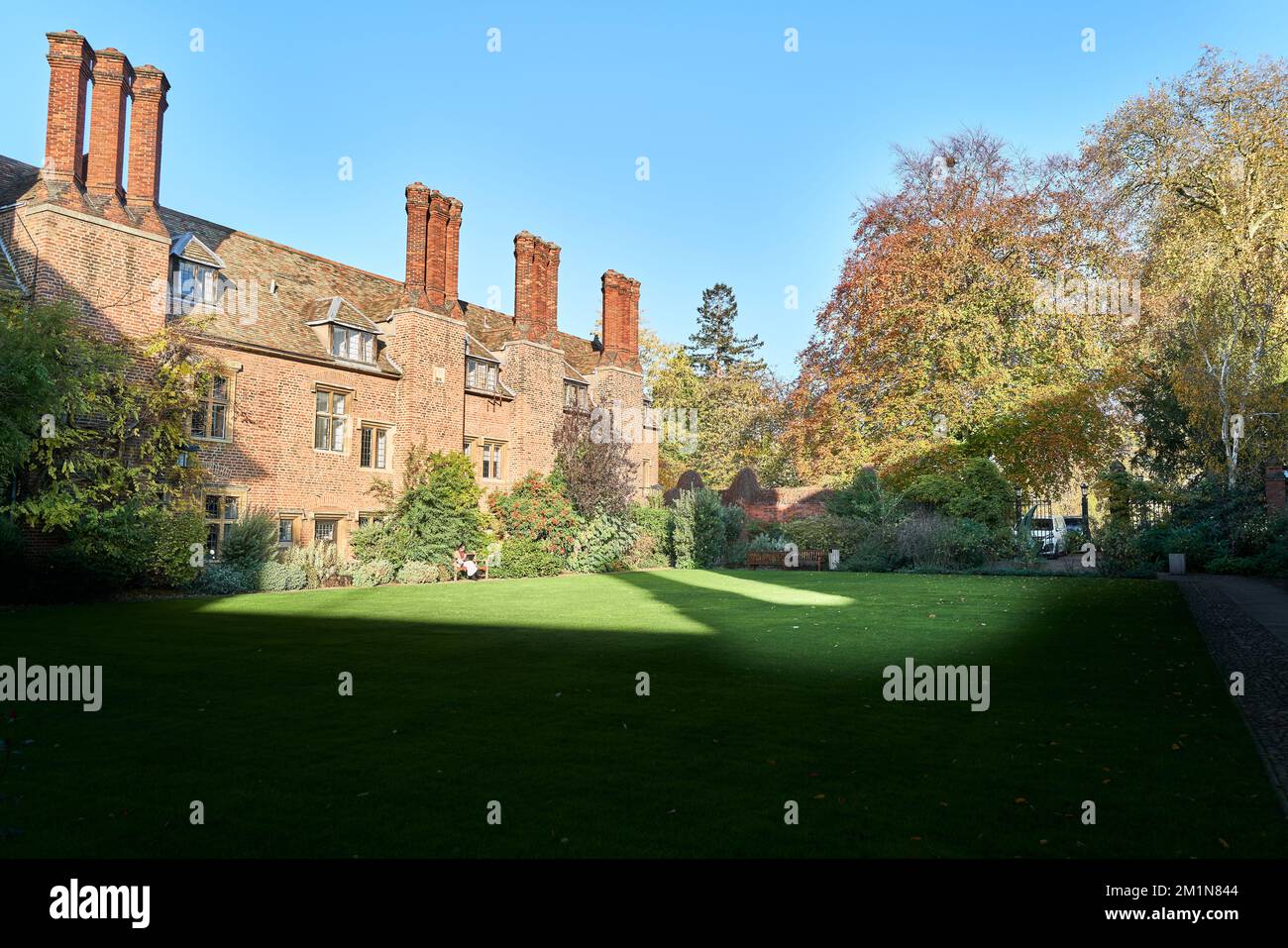 Pembroke education higher teaching research quad quadrangle lawn hi-res ...