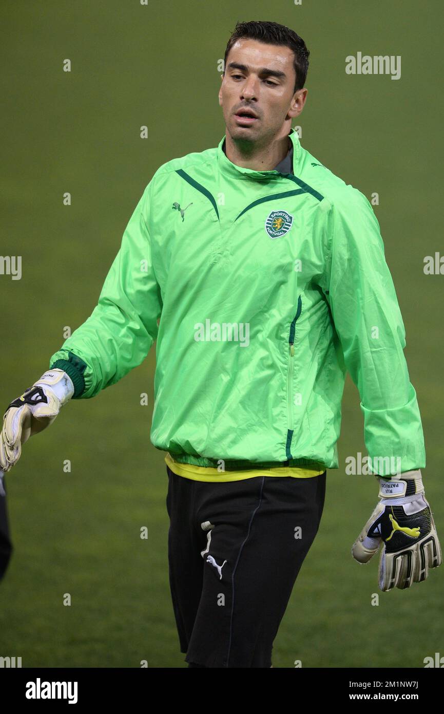 20121024 - GENK, BELGIUM: Sporting's goalkeeper Rui Patricio pictured ...