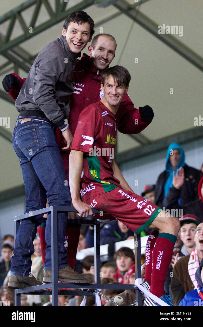 20121031 - WAREGEM, BELGIUM: Essevee's Franck Berrier and Essevee's ...
