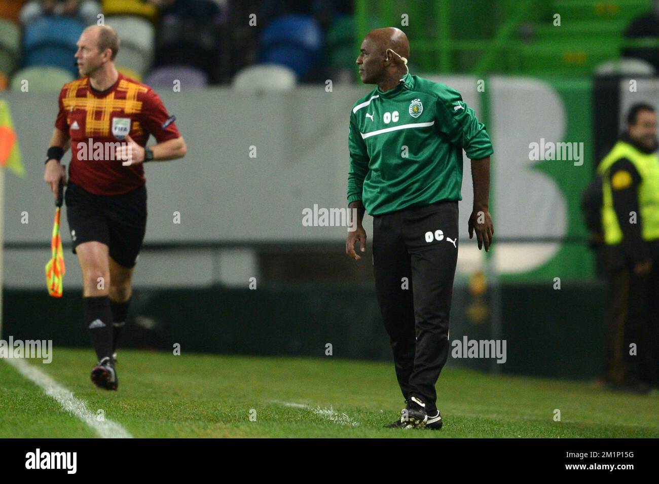 20121108 - LISBON, PORTUGAL: Sporting's head coach Oceano da Cruz ...