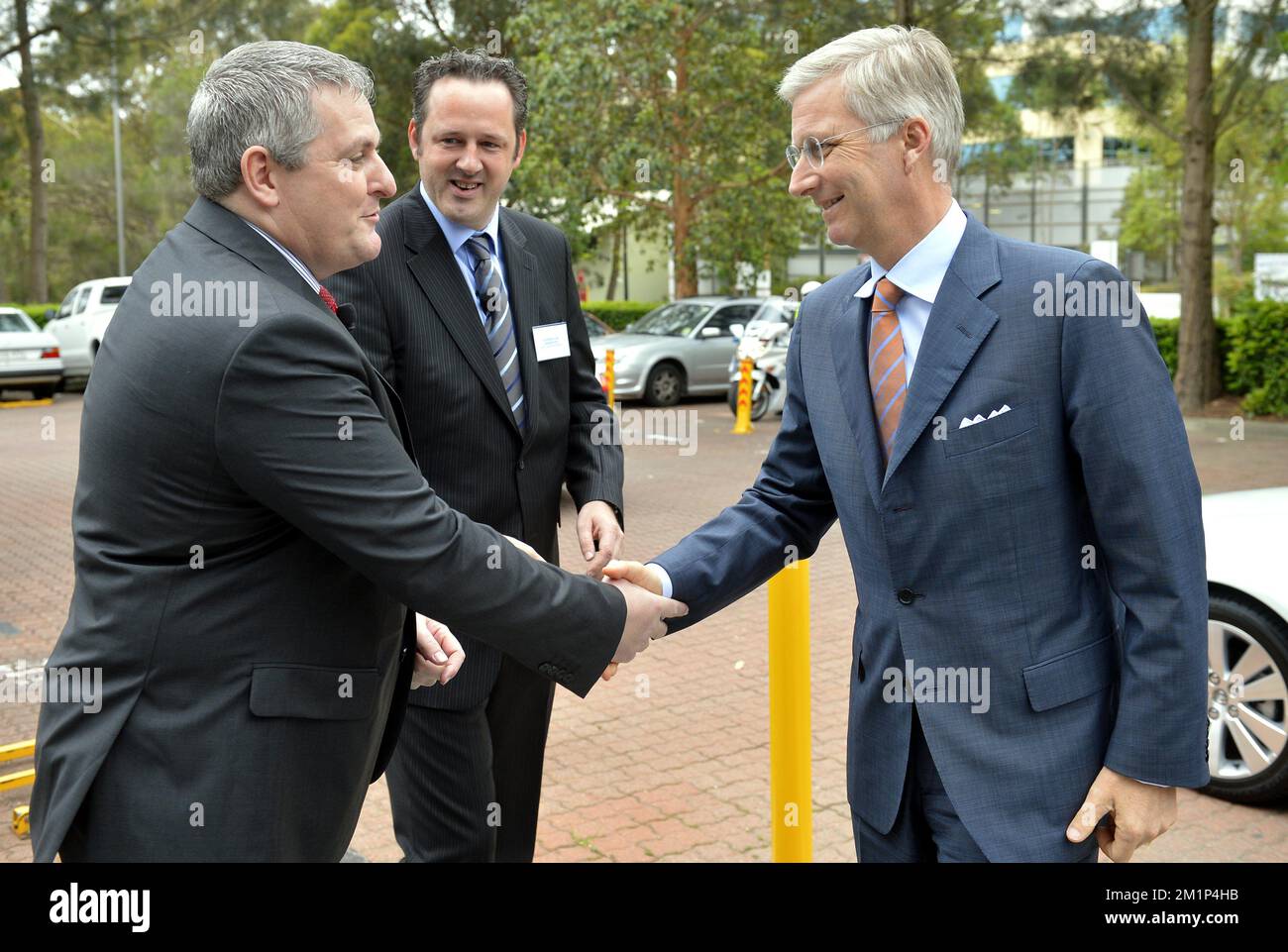 20121122 - SYDNEY, AUSTRALIA: Crown Prince Philippe of Belgium (R ...