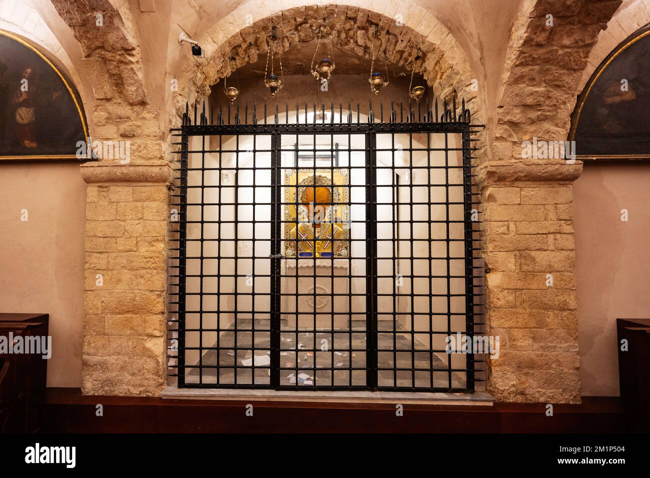 Bari, Italy - Jule 19, 2022: Interior of Basilica di San Nicola ( Saint ...