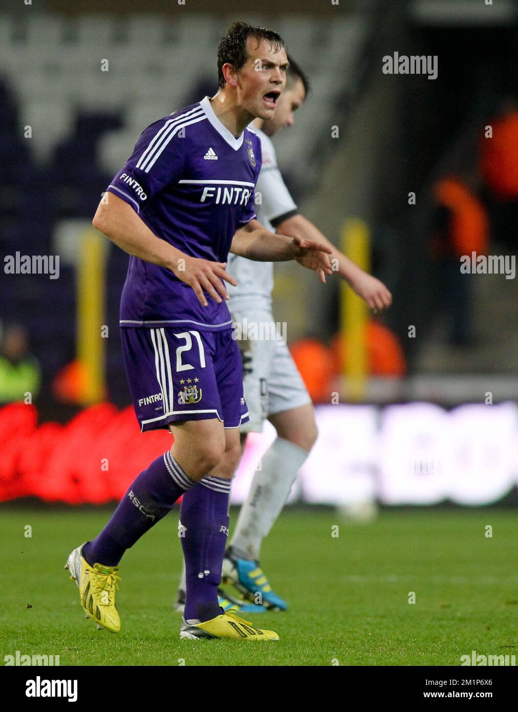 20121127 - BRUSSELS, BELGIUM: Anderlecht's Tom De Sutter pictured ...