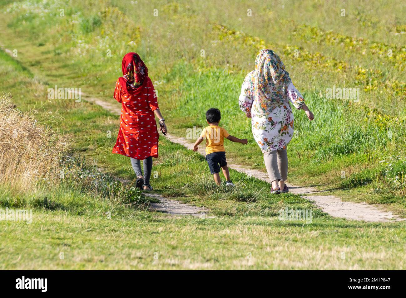 Happy muslim family fun hi-res stock photography and images - Alamy