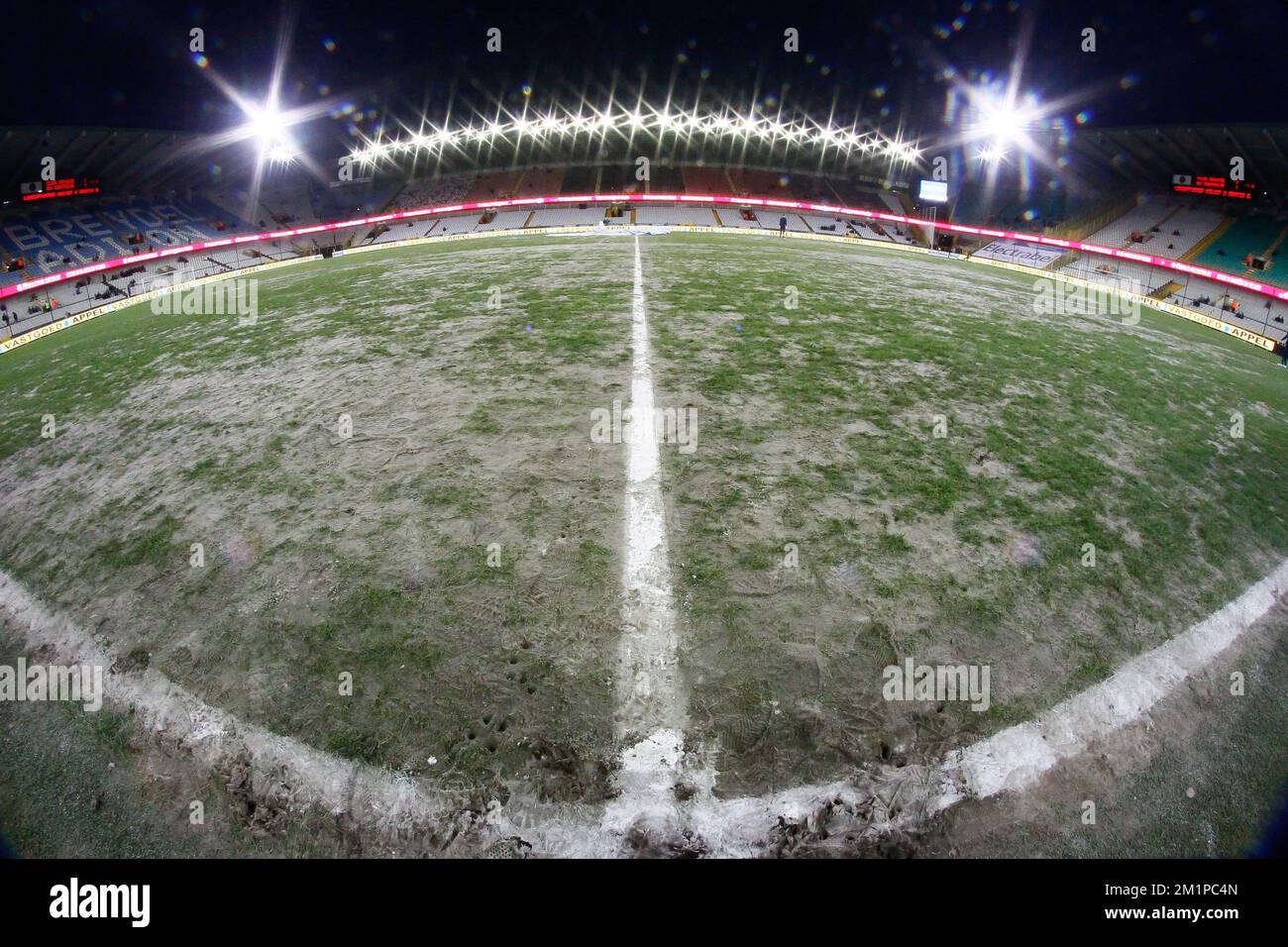 Muddy pitch soccer hi-res stock photography and images - Alamy