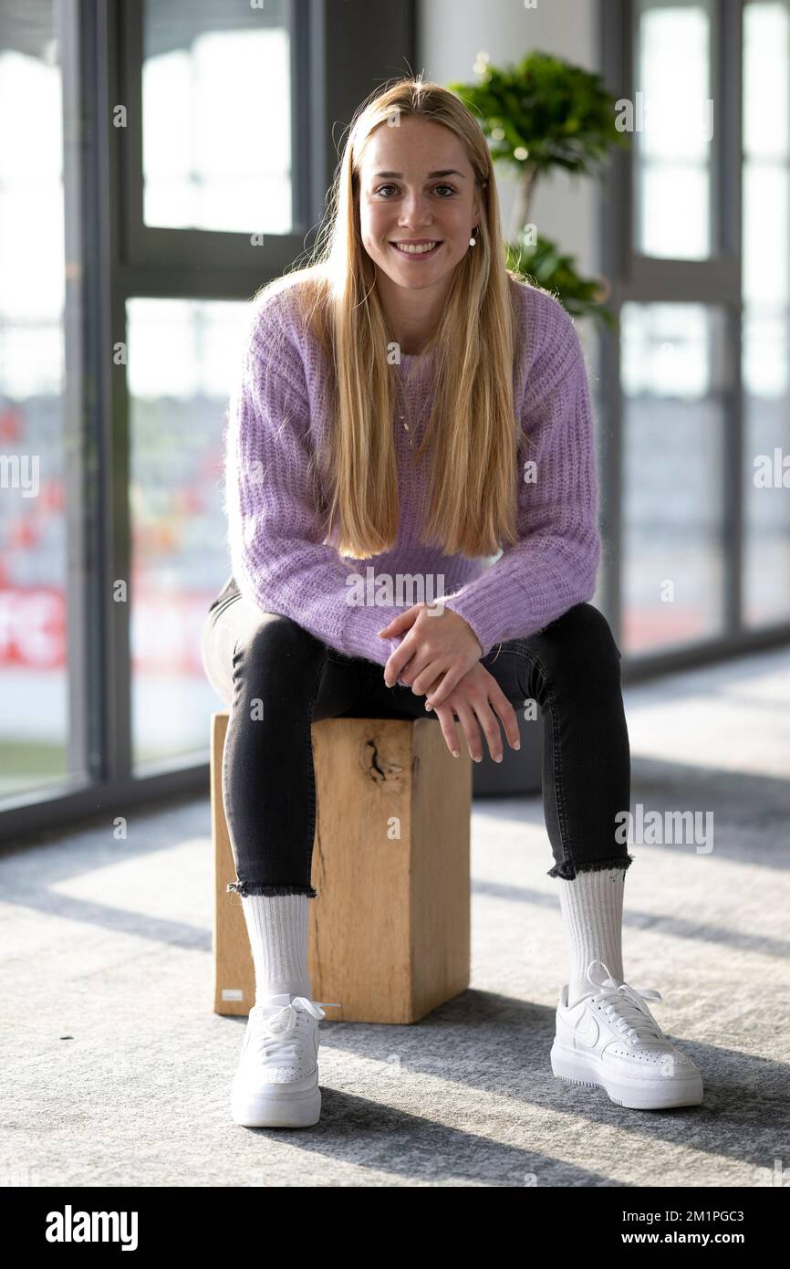 Munich, Germany. 13th Dec, 2022. National soccer player Giulia Gwinn ...