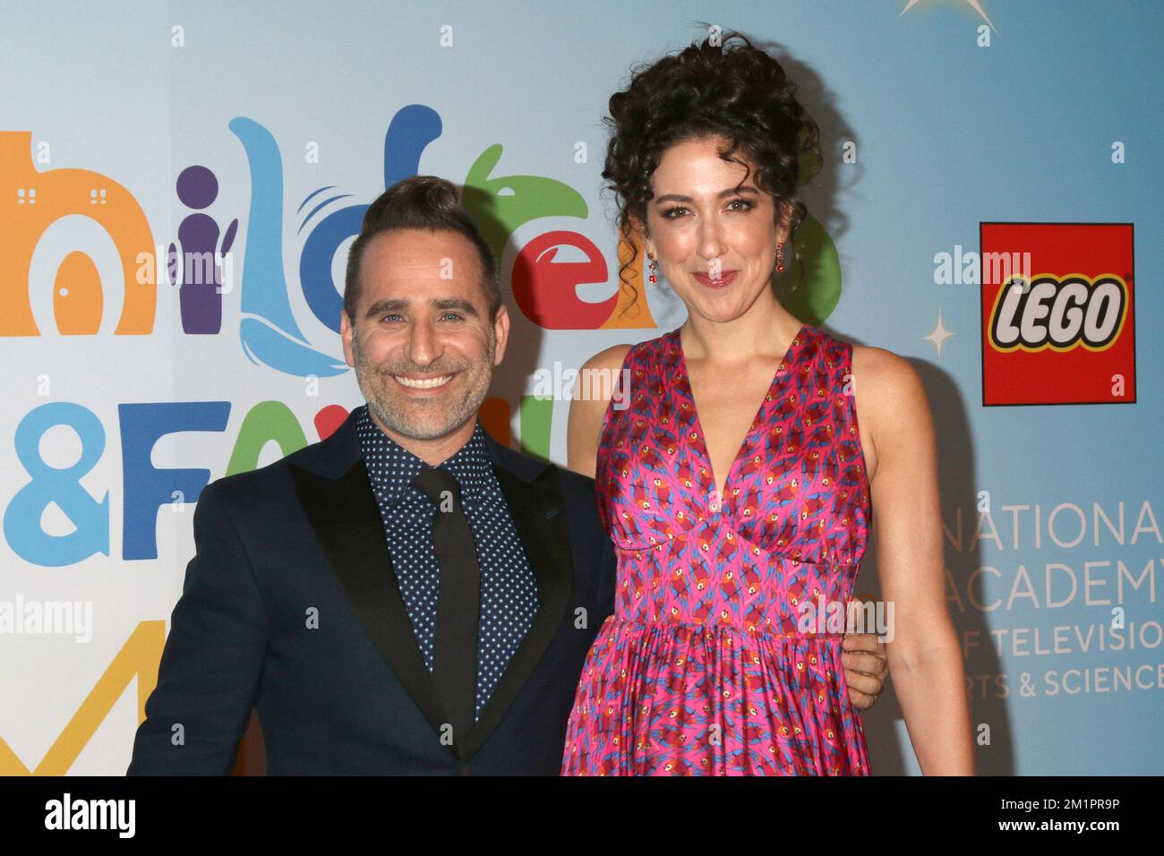 LOS ANGELES - DEC 10: Ben Giroux, Ronni Saxon at the 2022 Childrens and ...