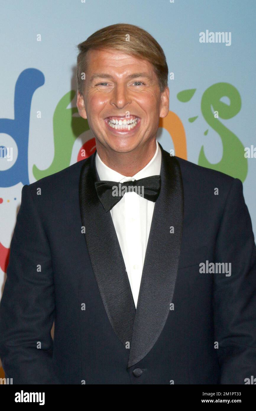 LOS ANGELES - DEC 11: Jack McBrayer at the 2022 Childrens and Family ...