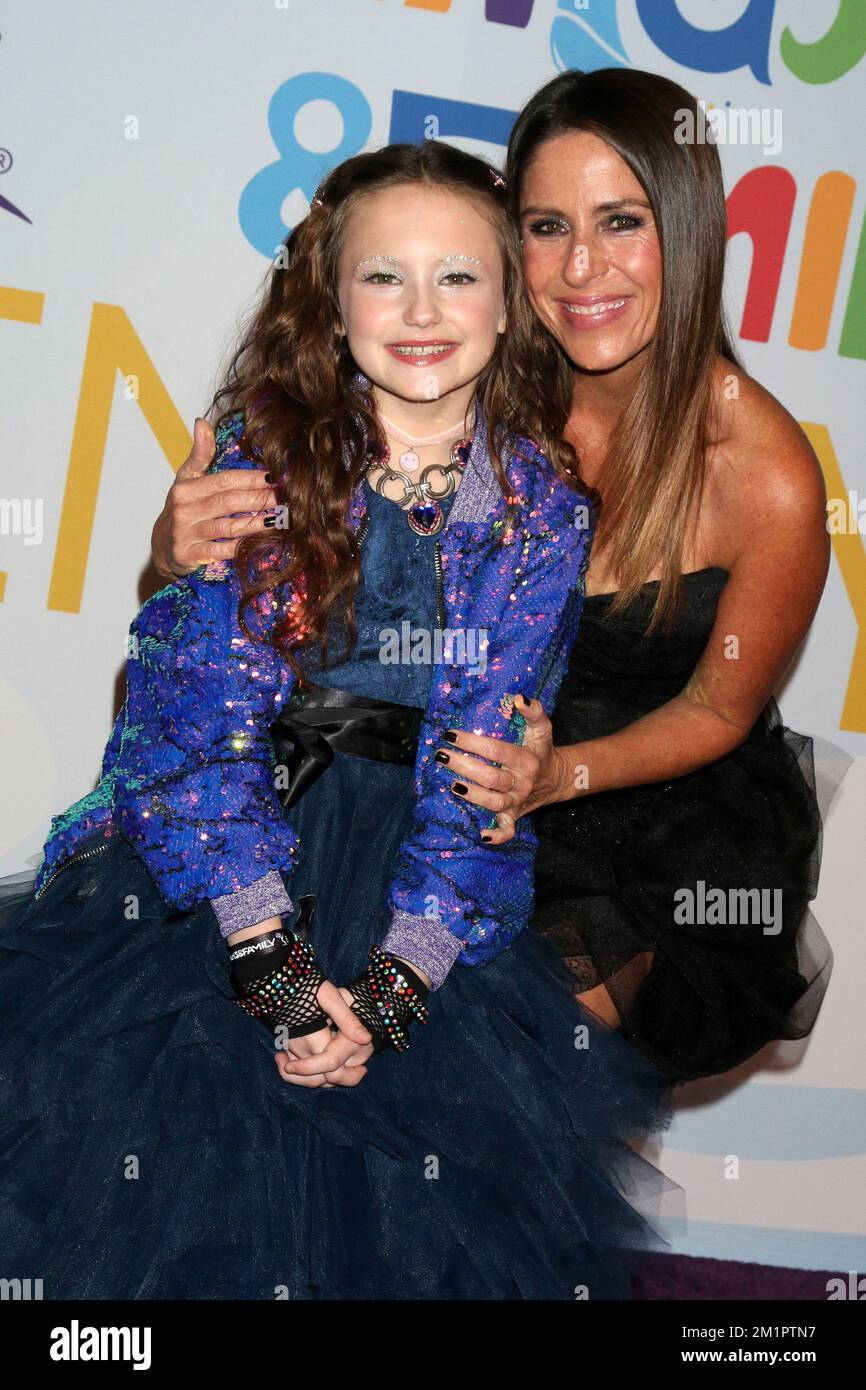 Quinn annabelle copeland hi-res stock photography and images - Alamy