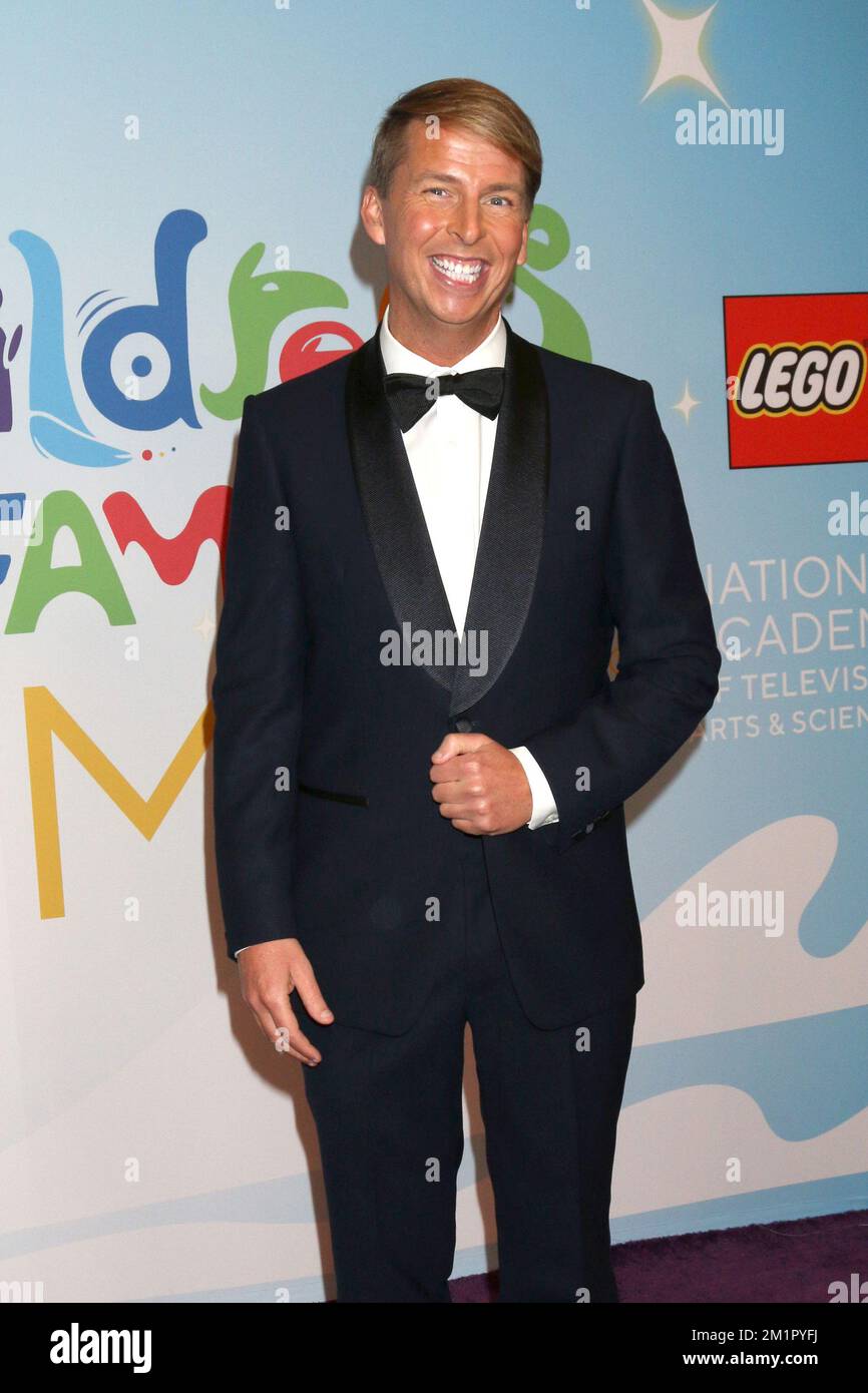 LOS ANGELES - DEC 11: Jack McBrayer at the 2022 Childrens and Family ...