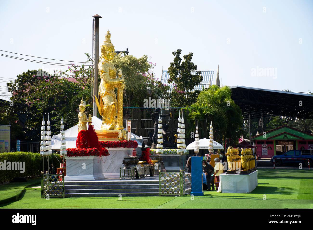King Thao Wessuwan or Vasavana Kuvera giant statue for thai people ...