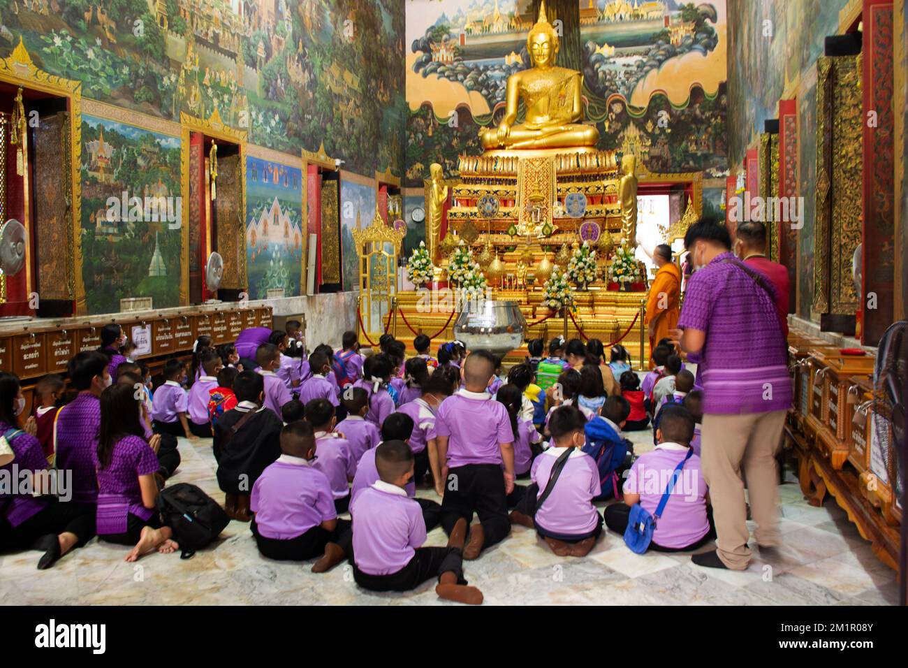 Thai children student visit educational tour and respect praying Luang ...