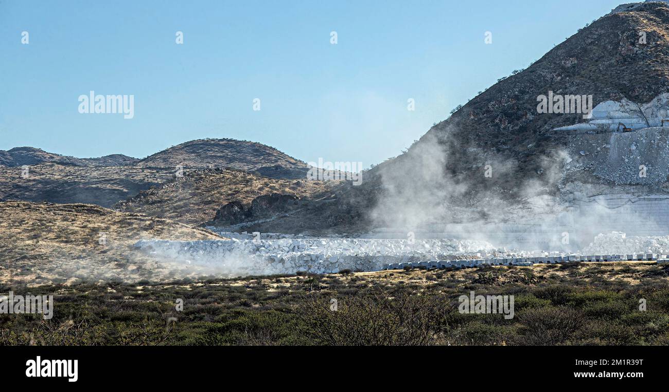 Hillside mine hi-res stock photography and images - Alamy