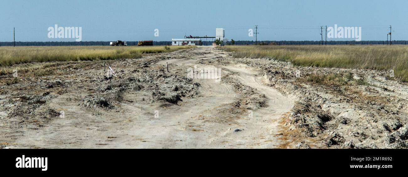 Churned mud gate hi-res stock photography and images - Alamy