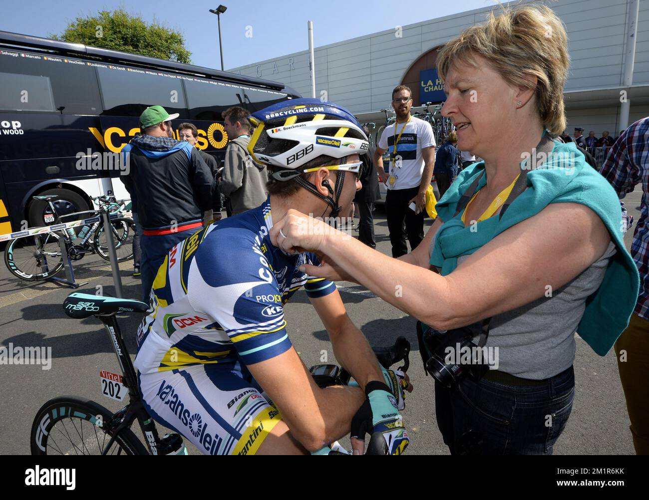 Belgian Kris Boeckmans of team Vacansoleil-DCM and his mother pictured ...